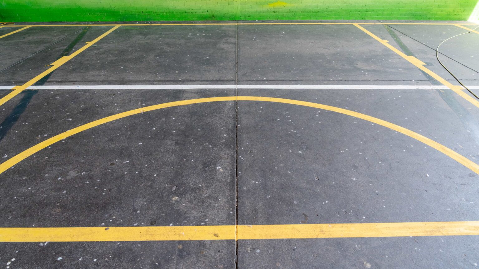 Springwood Basketball Court Revamp: Durable Finish